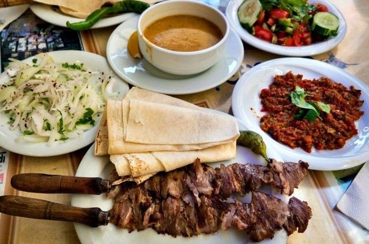 Street Food in Muscat - 6 Native Dishes to Entice Your Taste!